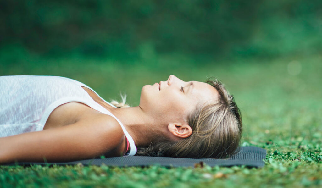 Meditação Deitado – Relaxamento profundo do corpo na insônia, estresse ...